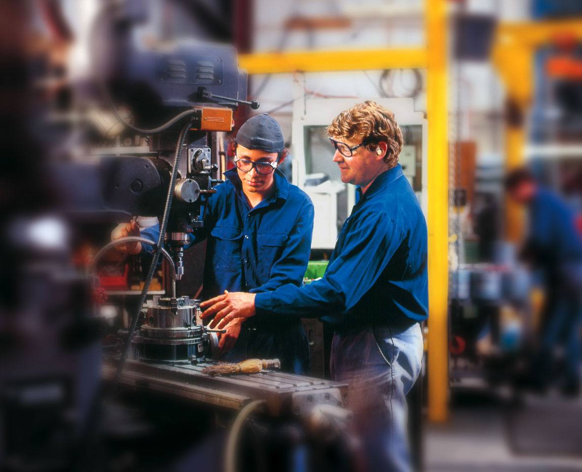 machinist-in-factory-male - Novaskill